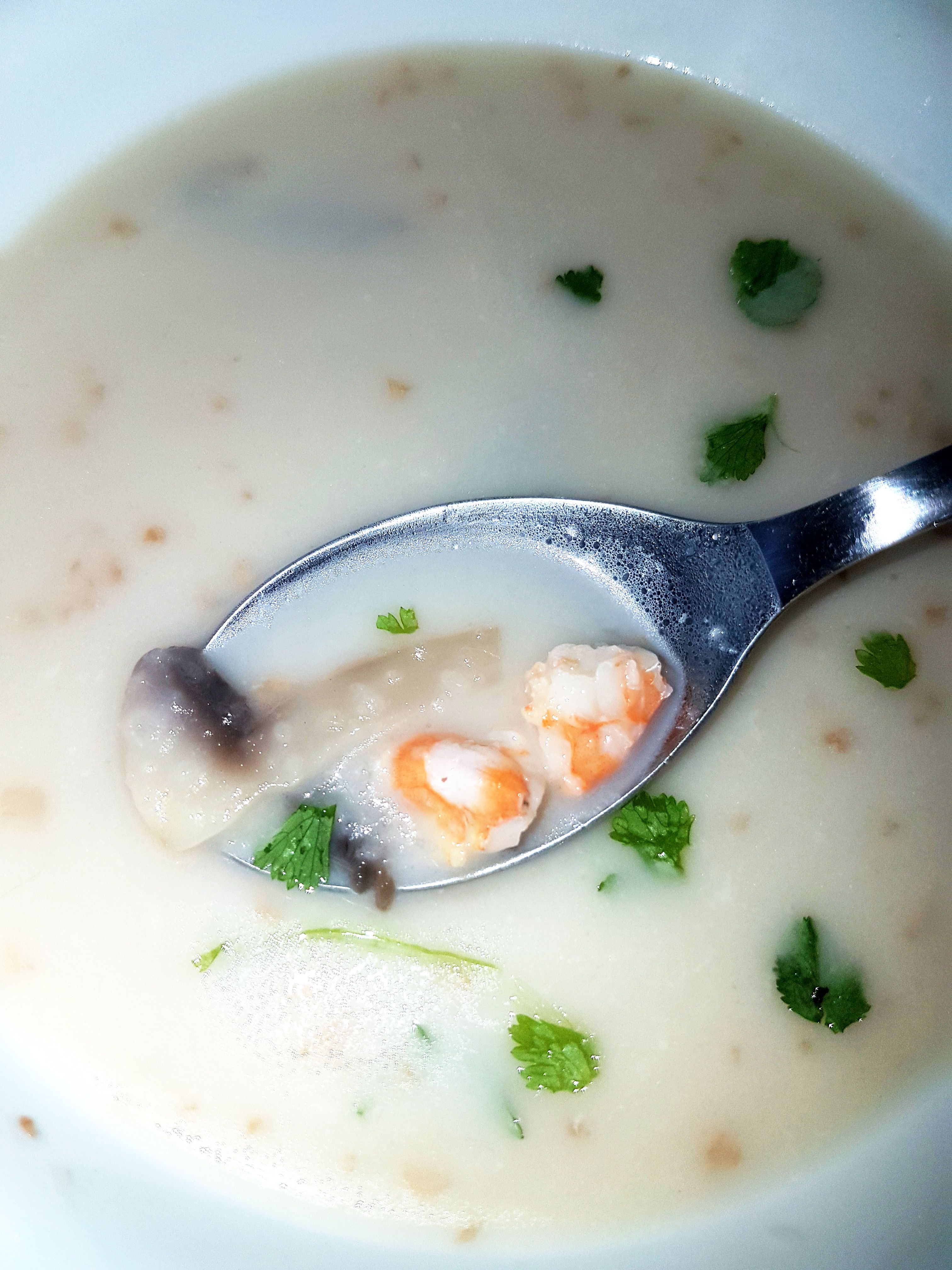 Sopa Thai con rape, langostinos y champiñones • CEPESCA